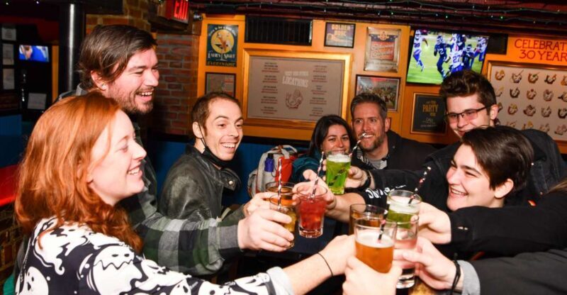 Washington DC: Ghosts Boos and Booze Haunted Pub Crawl - Meeting Point and Introduction