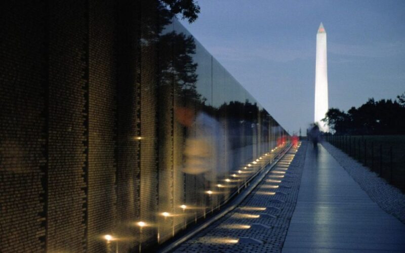 Washington DC: Small-Group 3-Hour Night Tour - The Weather and Accessibility