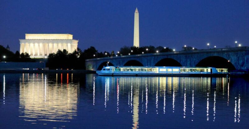 Washington DC: Thanksgiving Gourmet Dinner River Cruise - An In-Depth Look at the Thanksgiving Dinner Cruise