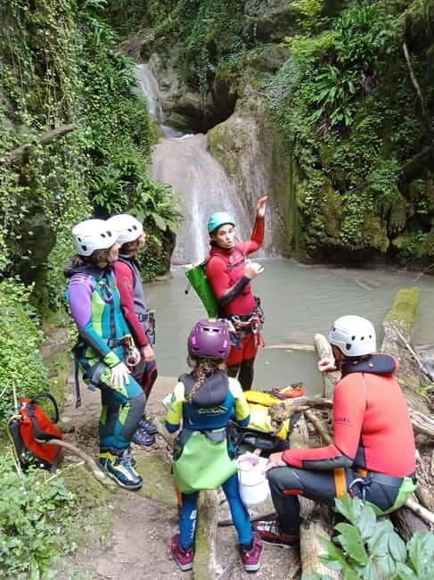 Water hike in a Tropical forest Family/children - Beginners - Who Is This Tour Best For?