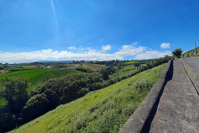 Waterfalls Hike, Moinho do Felix with tea plantation - Key Points
