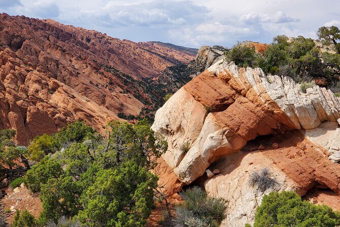 Waterpocket Fold Offroad Tour to Strike Valley Overlook - Who Should Consider This Tour?
