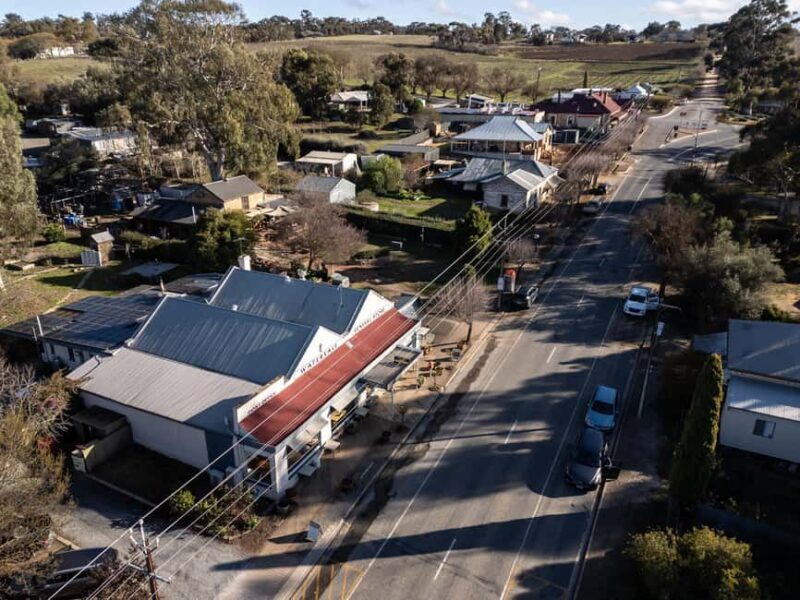 Watervale: Town History Walking Tour with Picnic & Wine - An In-Depth Look at the Tour Experience