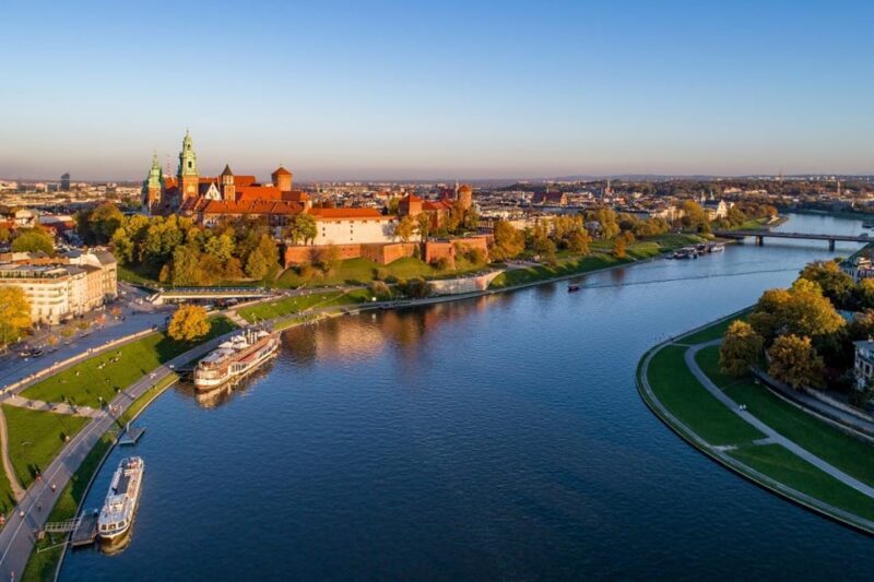 Wawel Castle and Cathedral Guided Tour - The Wawel Cathedral: A Spiritual and Artistic Treasure