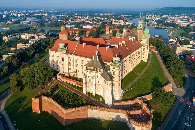 Wawel Castle and Cathedral with St Mary Basilica tour - A Tour Packed with Kraków’s Gems