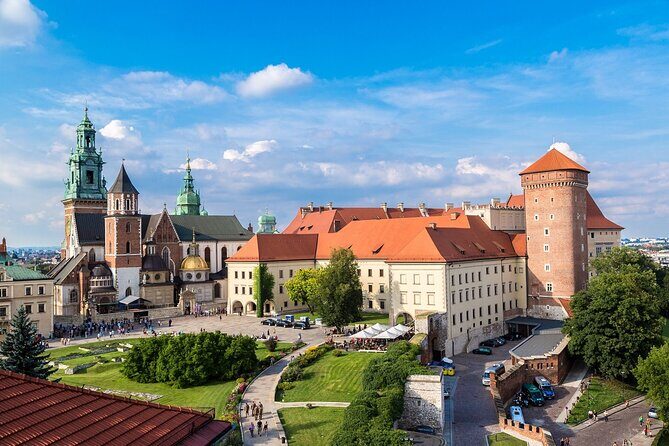 Wawel Castle and Cathedral with St Mary Basilica tour - Exploring Kraków’s Old Town and the Main Square