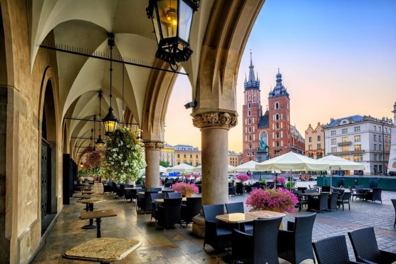 Wawel Castle, Old Town with St. Mary's Church Guided Tour - Key Points