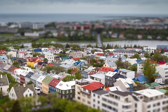 Weekend City-Break: City Tour & FlyOver Iceland Experience - An In-Depth Look at the Reykjavík City & FlyOver Iceland Tour