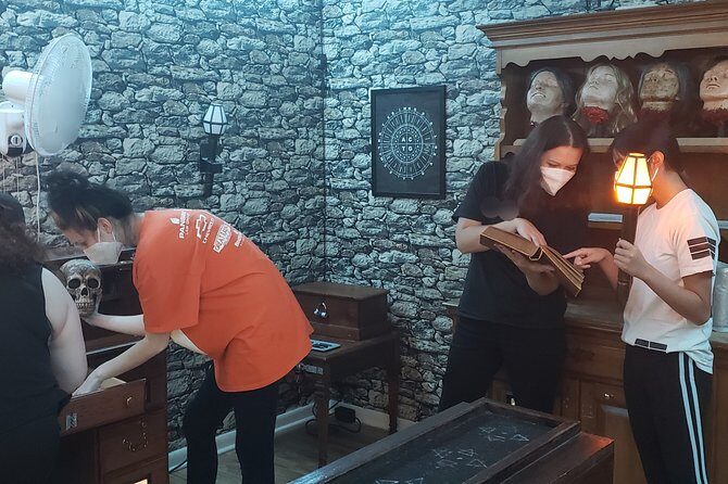 Weird Science Interactive Escape Room in Northfield, New Jersey - Key Points