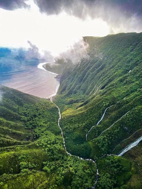 West Maui and Molokai Special 45-Minute Helicopter Tour - The Itinerary in Detail