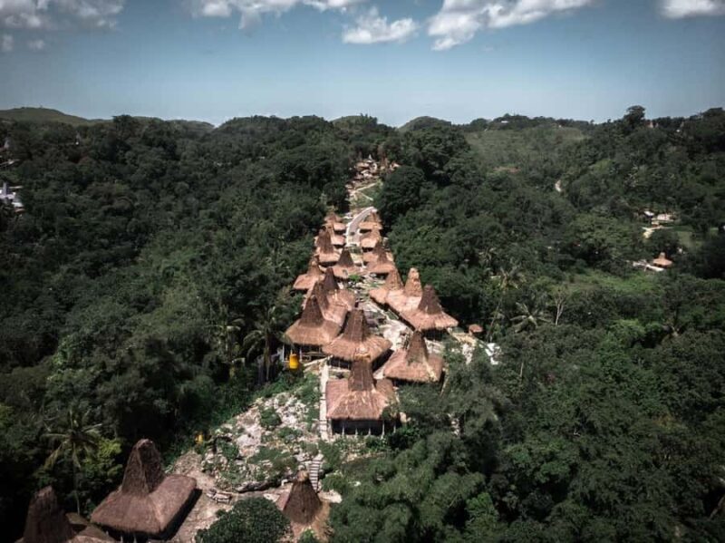 West Sumba: Highlights Tour with Lapopu Waterfall Full Day - The Journey to Lapopu Waterfall