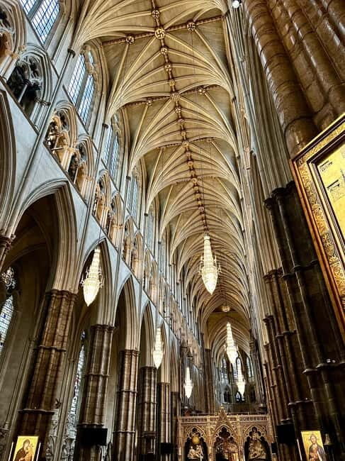 Westminster Abbey Tour with Changing of the Guard and Royal Palaces - Practical Details and What to Expect