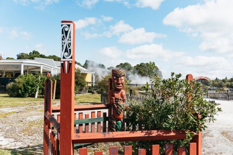 Whakarewarewa: Self-Guided Geothermal Trails - Exploring the Whakarewarewa Trails