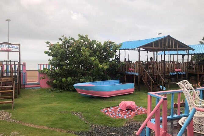 Whale watching and Montana Redonda - Key Points