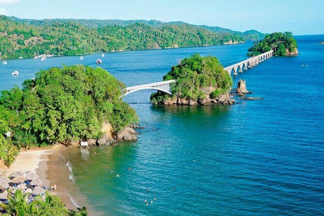 Whale watching + cay raised from Punta Cana - Key Points