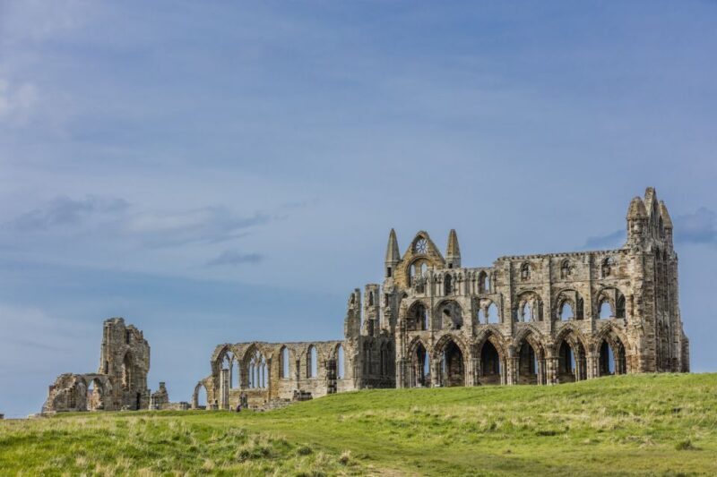 Whitby: Whitby Abbey Ticket - The Spectacular Ruins and Coastal Views