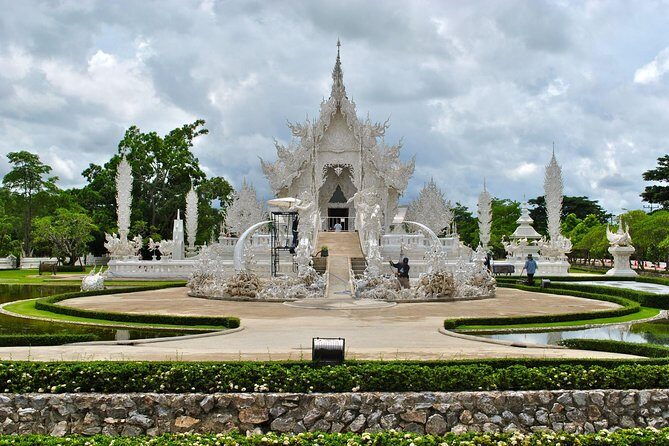 White Temple-Black House & Blue Temple Tour From Chiang Mai - A Full Look at the Tour Experience