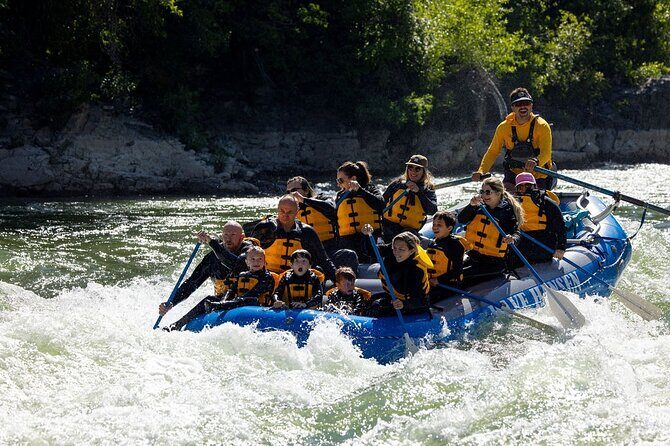 Whitewater Rafting in Jackson Hole : Family Standard Raft - What’s Included and What You Should Bring