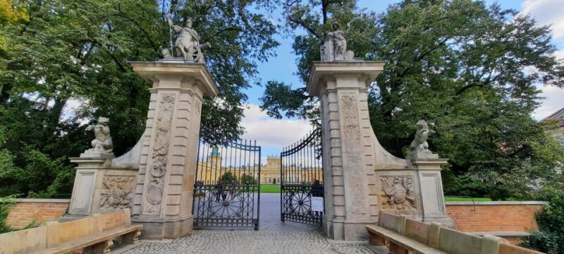 Wilanów Palace: 2-Hour Guided Tour with Entrance Tickets - Key Points