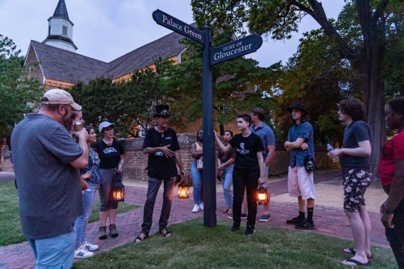 Williamsburg: Secrets of Williamsburg Walking Tour - An Honest Look at What to Expect
