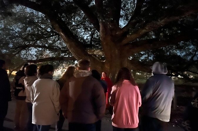 Williamsburgs Spirits of Christmas Past - FAQs