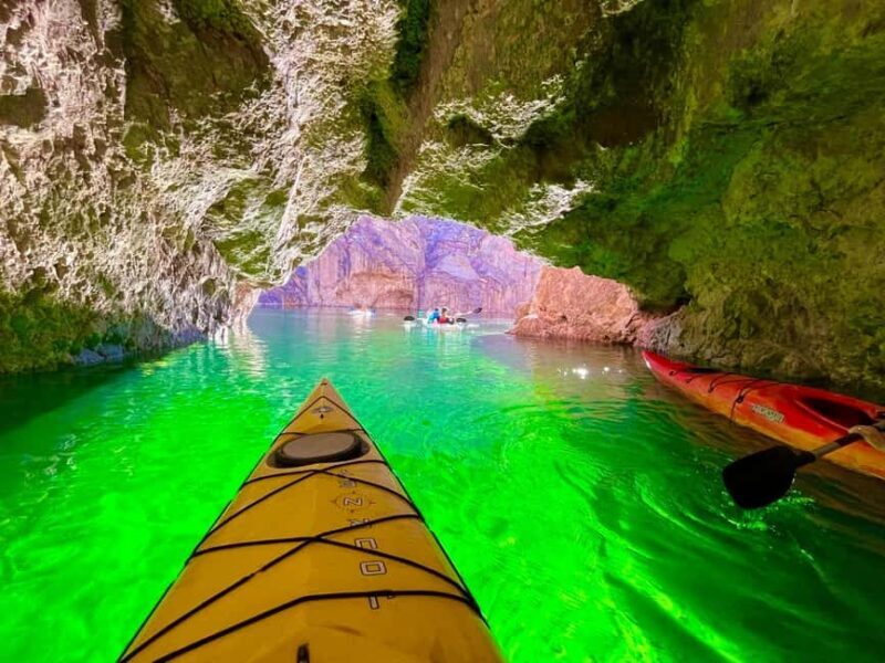 Willow Beach: 5 Coves & 2 Caves Emerald Cave Kayaking Tour - The Experience and the Guides