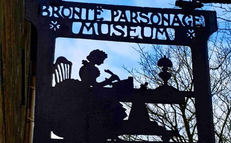 Windermere: The Brontes, Wuthering Heights & Jane Eyre Tour - Transportation and Group Size