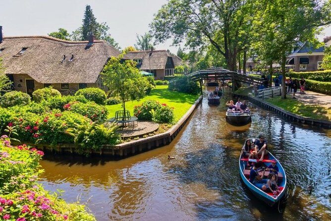 Windmills-Volendam-Giethoorn Private Tour in Jaguar - FAQ