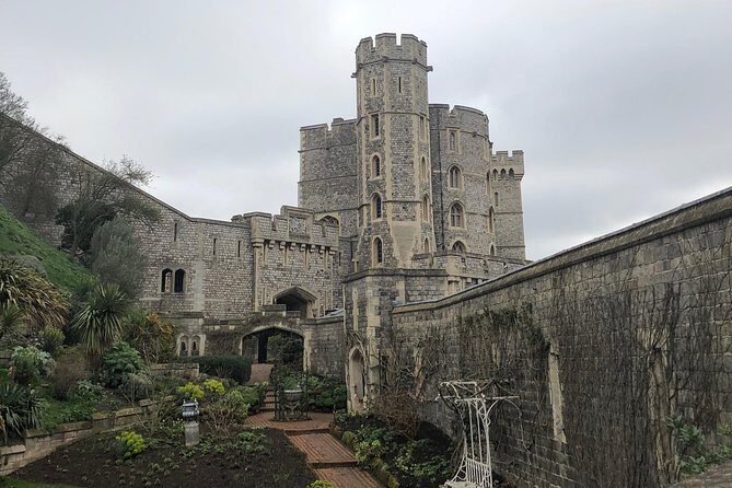 Windsor Castle and Eton College Private Car with Driver Guide - An In-Depth Look at the Tour