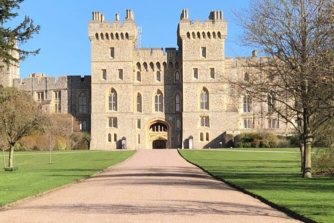 Windsor Castle and Hampton Court Private Car with Driver Guide - An In-Depth Look at the Experience