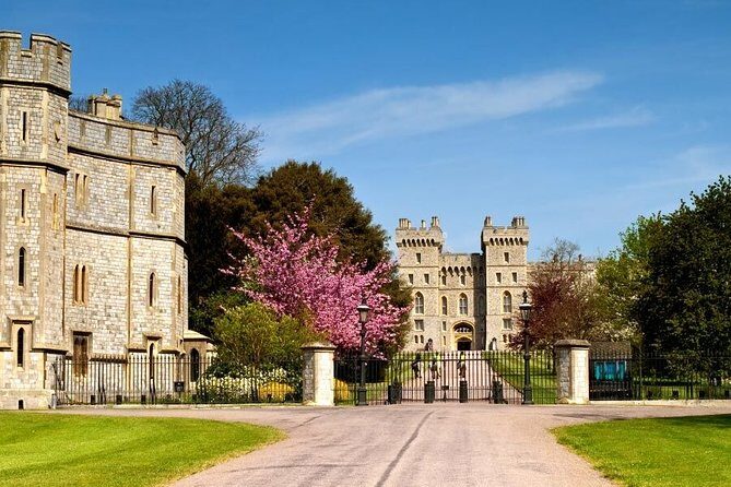 Windsor Castle Private Tour in Executive Vehicle With Admission - Analyzing the Experience: What You Can Expect