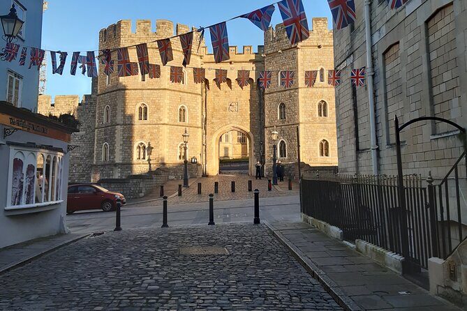 Windsor Castle Private Walking Tour with Accredited Expert Guide - A Detailed Look at the Windsor Castle Private Tour