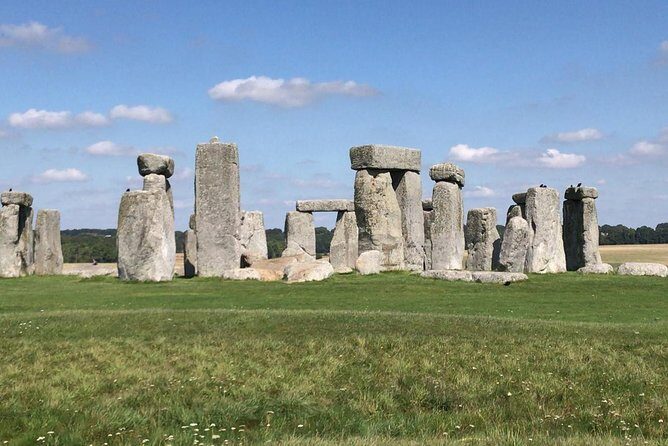 Windsor Castle | Stonehenge | Bath Private Guided Tour fr. London / Southampton - Stonehenge: The Mysterious Stone Circle