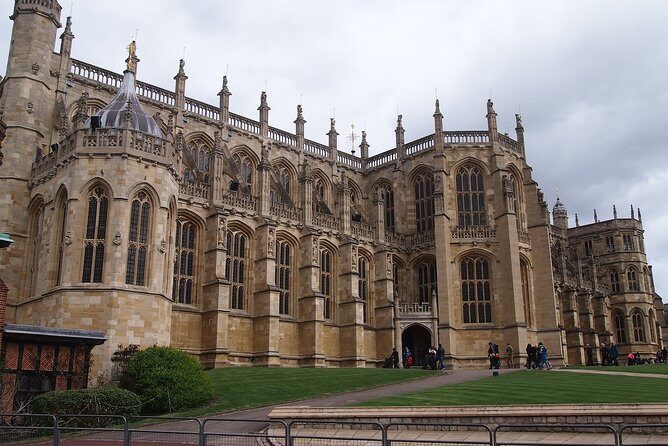 Windsor Castle, Stonehenge & Roman Baths Private Tour - Transportation and Overall Value
