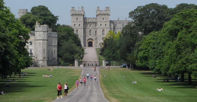 Windsor Oxford Cotswold Private Tour including Admissions - Oxford: A City of Learning and Lore