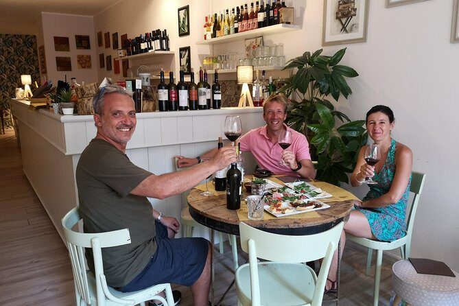 Wine and Food Tasting Experience in Lecce old town - Key Points