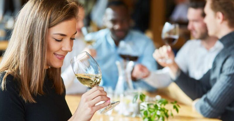 Wine and Food Tasting Tour in Hamburg Old Town - The Sightseeing and Food Pairings