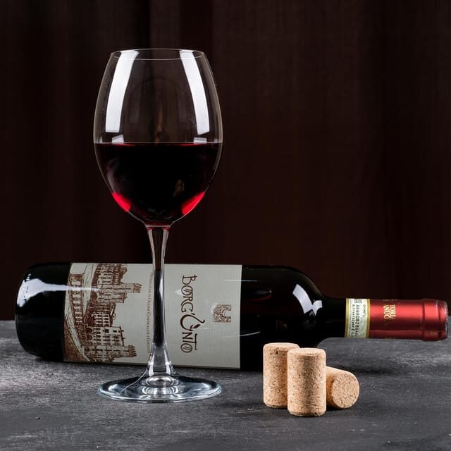 WINE TASTING EXPERIENCE IN THE HISTORICAL CENTRE - The Sum Up