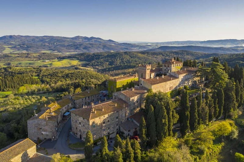 Wine tasting in a romantic castle with archaeologist guide - Introduction