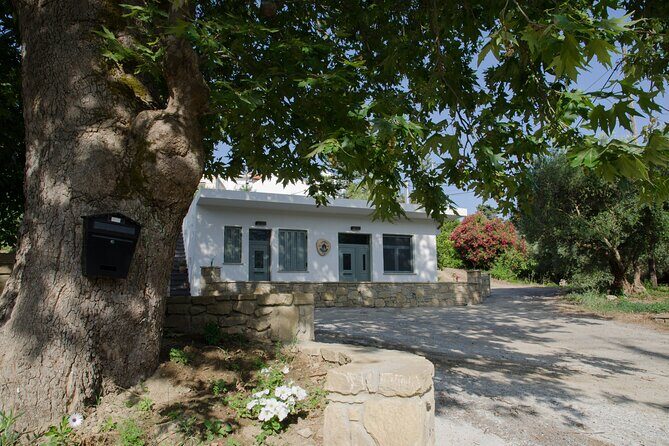 Wine Tasting: Meet the Cretan Vineyard at West Chania - An In-Depth Look at the Experience