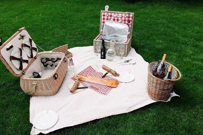 Wine tour and tasting at domain FL - Practicalities and Tips for Visitors