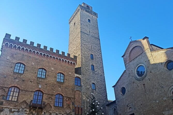 Wine tour in Chianti and visit of San Gimignano for small groups - Discovering the Charm of Tuscany: A Review of the Chianti & San Gimignano Small-Group Tour