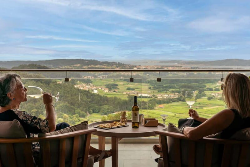 Winery in Rías Baixas with the best views of the Salnés Valley. - Key Points