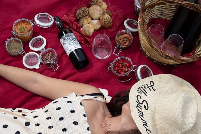 Winery Tour & picnic in the vineyard with a bottle of wine - Frequently Asked Questions