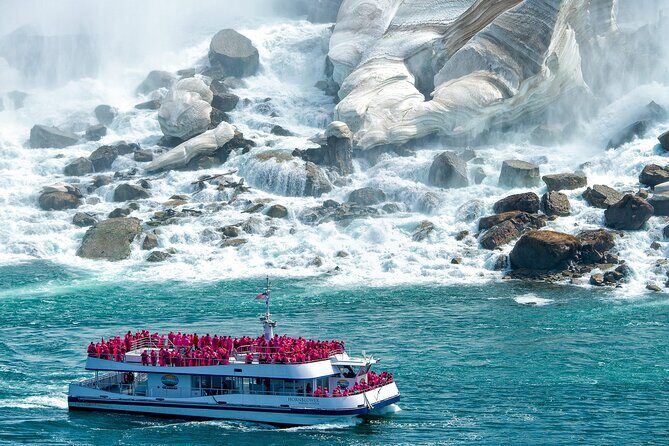 Winter Wonder Tour-A JOURNEY THROUGH THE TUNNELS BEHIND THE FALLS - What Makes the Winter Wonder Tour Stand Out?