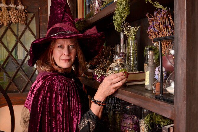 Witch Costume Photo Shoot - Witch Cottage theatrical set - What makes this experience special?