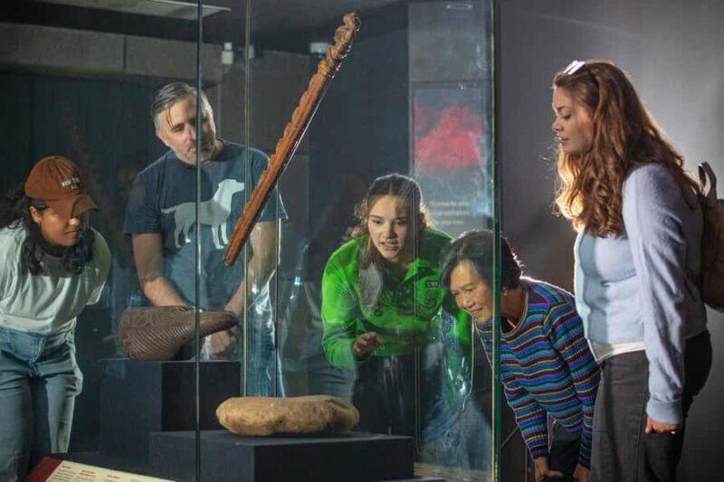 WLG: Museum of NZ Mori Highlights Tour & General Admission - A Closer Look at the Tour Experience