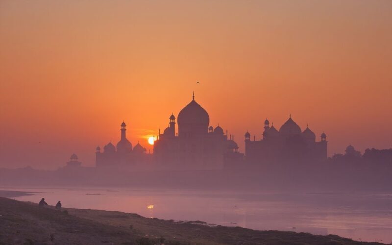 Women Special from Delhi: Agra Sightseeing by Fastest Train - Key Points