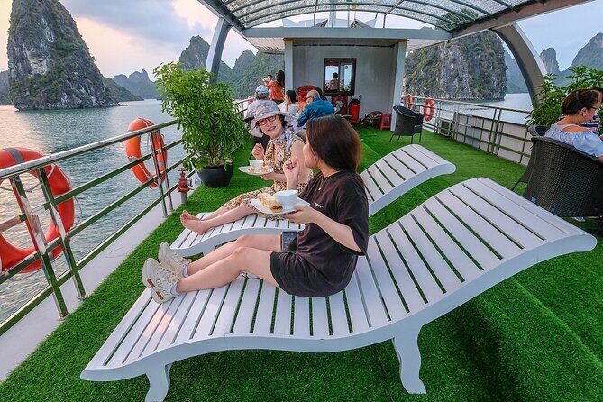 Wonder Bay Cruise Halong Day Boat Tour from Harbor (34 Paxs Max) - Who Is This Tour Best For?