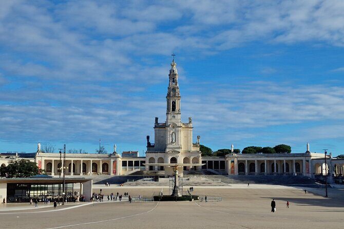 Wonderful Private Full Day Tour in Fátima, Nazaré, Óbidos - Practical Aspects: What You Need to Know